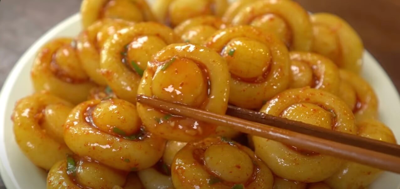 Irresistibly Chewy Garlic Seasoned Potatoes